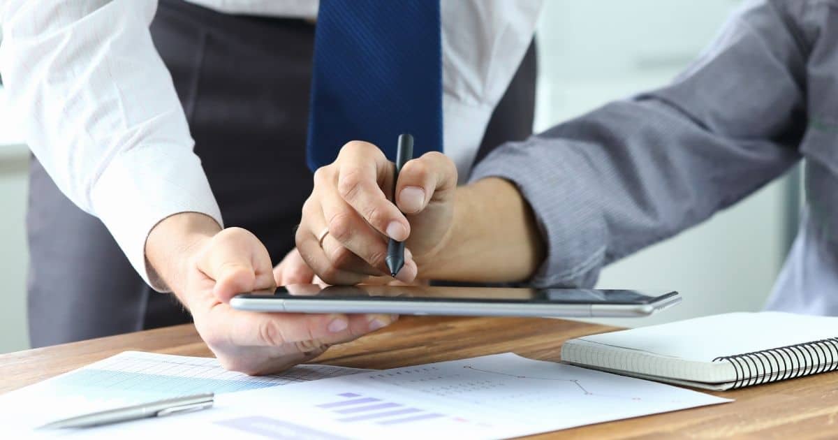 Learn What to Look for When Hiring a Company Secretary Now!